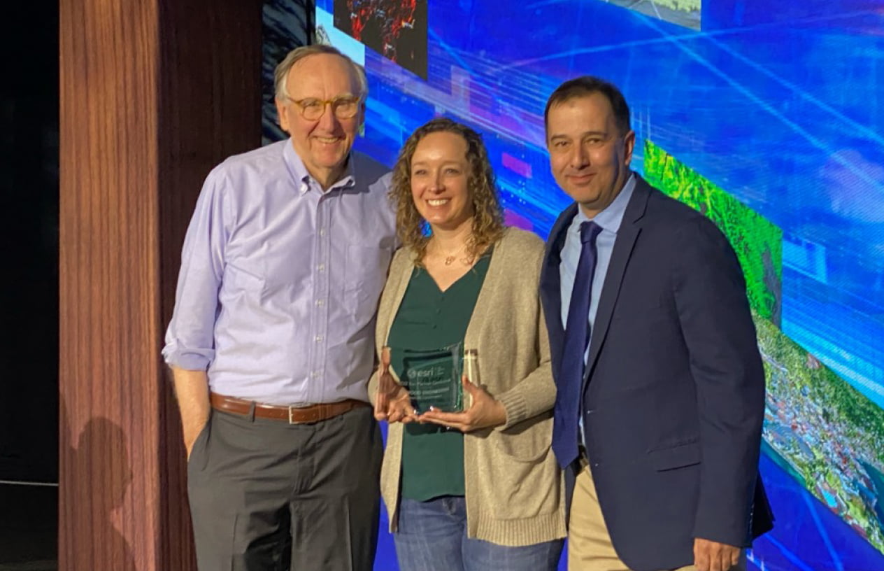 Dawood Engineering, Inc. Receives Esri’s Web GIS Transformation Award ... Dawood Engineering, Inc. Receives Esri’s Web GIS Transformation Award ...